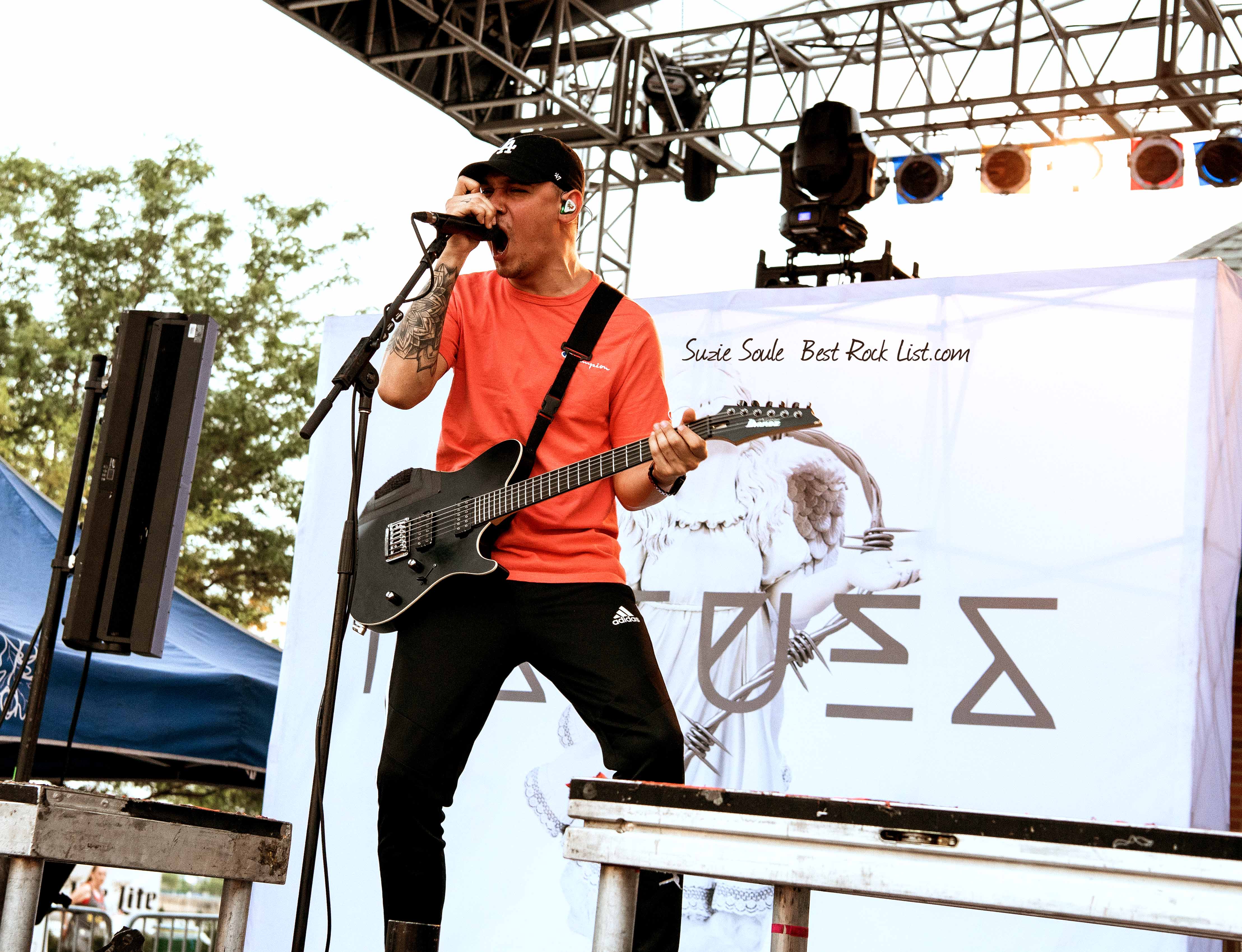 Issues band Photo Gallery - bestrocklist.com