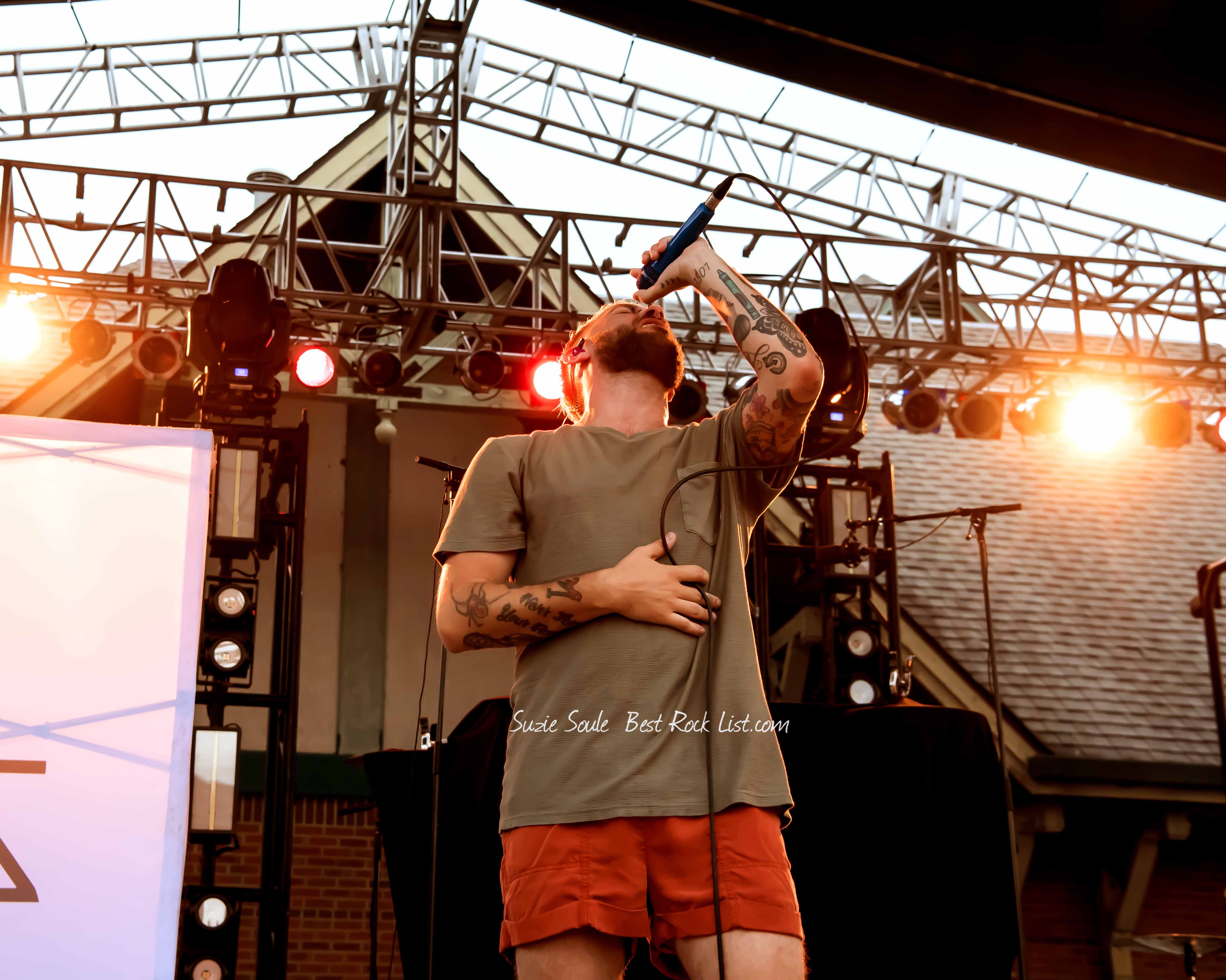 Issues band Photo Gallery - bestrocklist.com