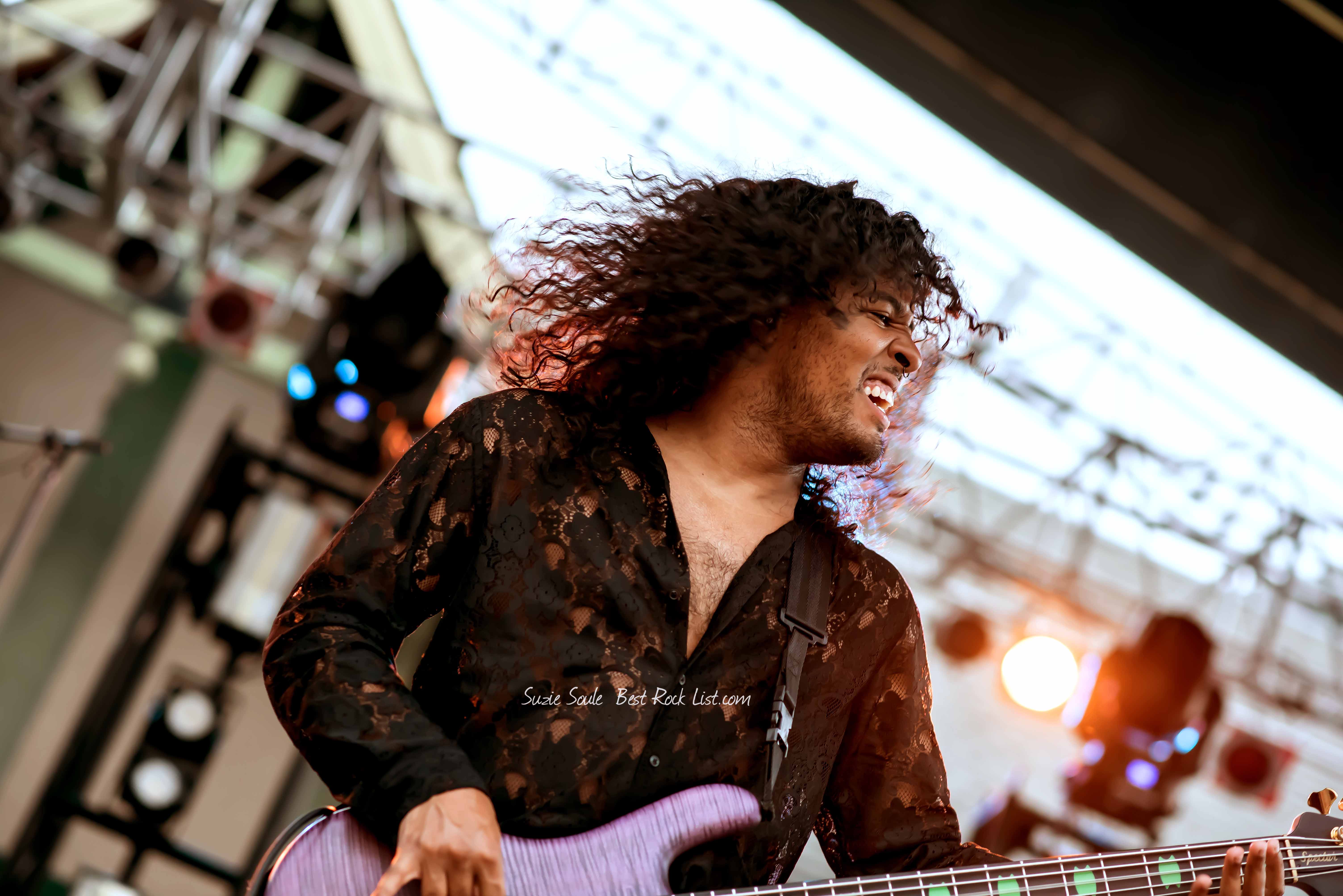 Issues band Photo Gallery - bestrocklist.com