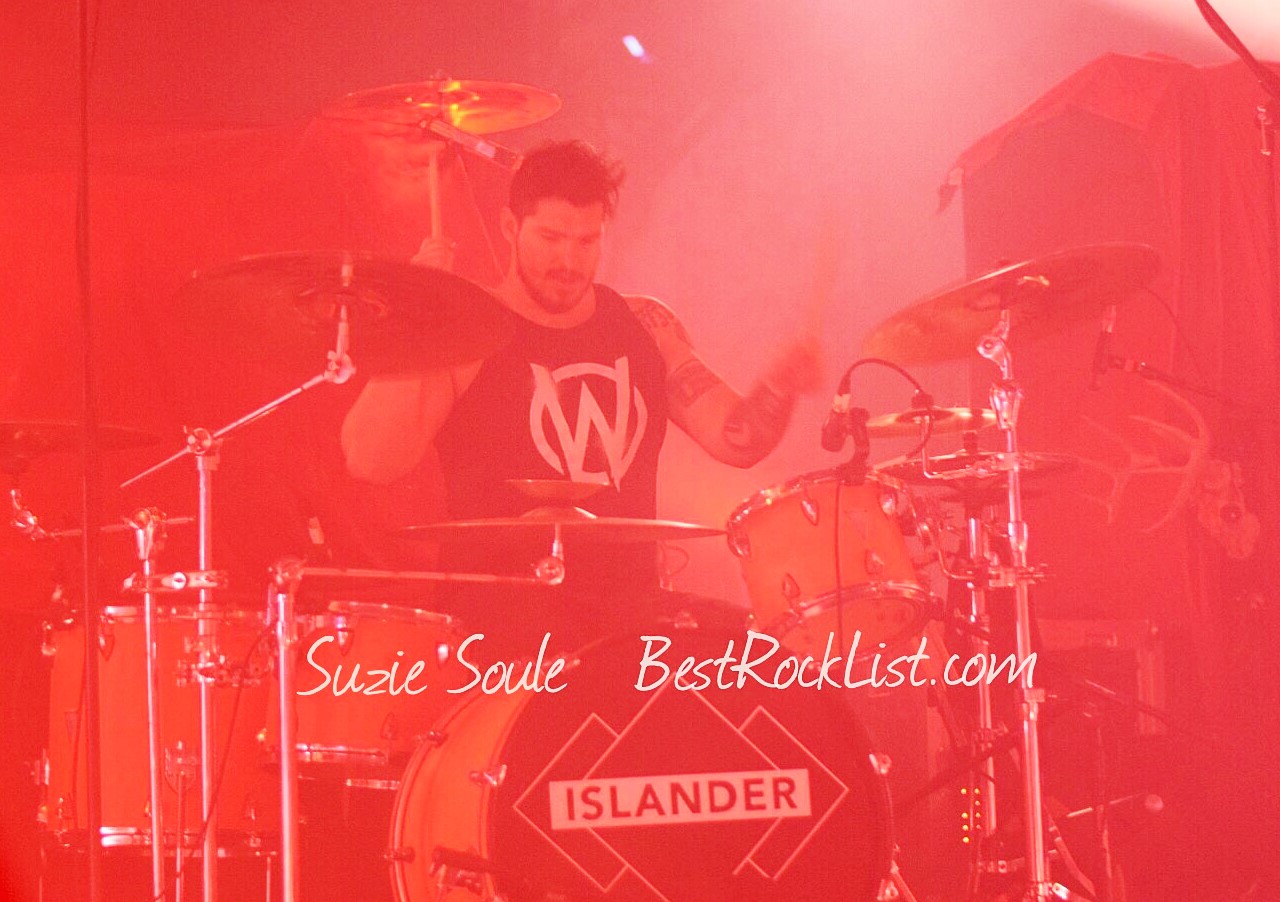 Islander Photo Gallery - bestrocklist.com