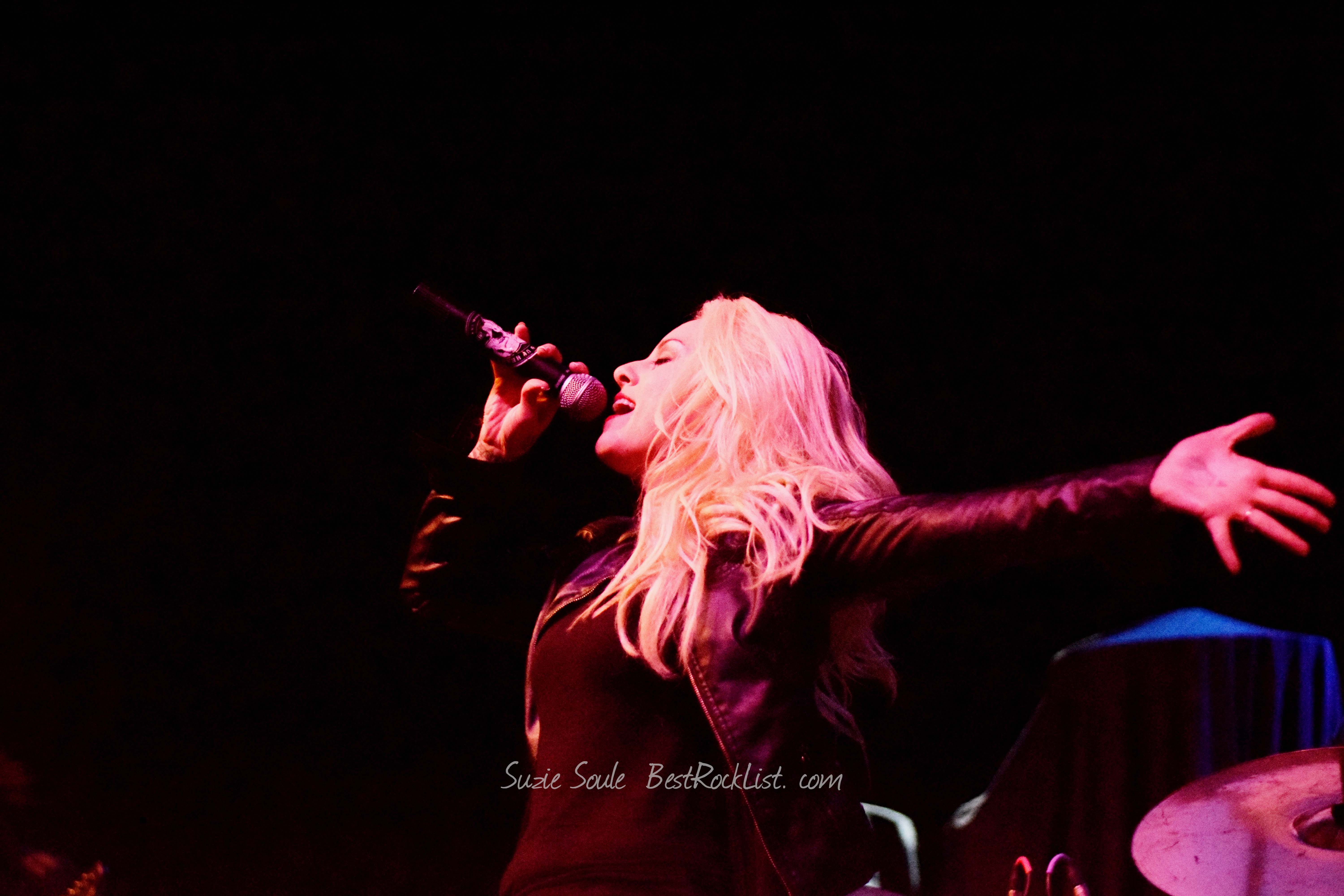 Stitched Up Heart Concert Photos - bestrocklist.com