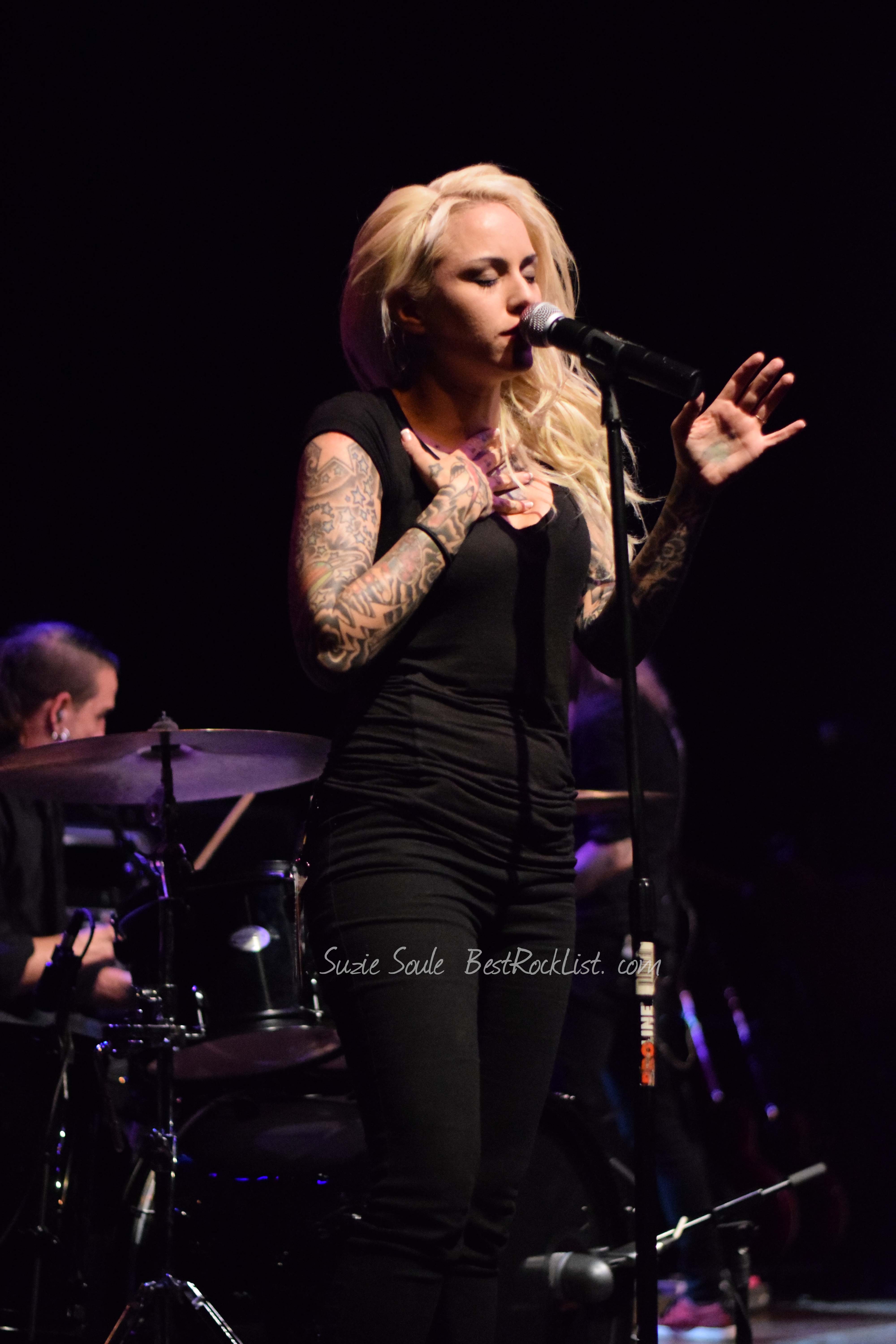 Stitched Up Heart Concert Photos - bestrocklist.com