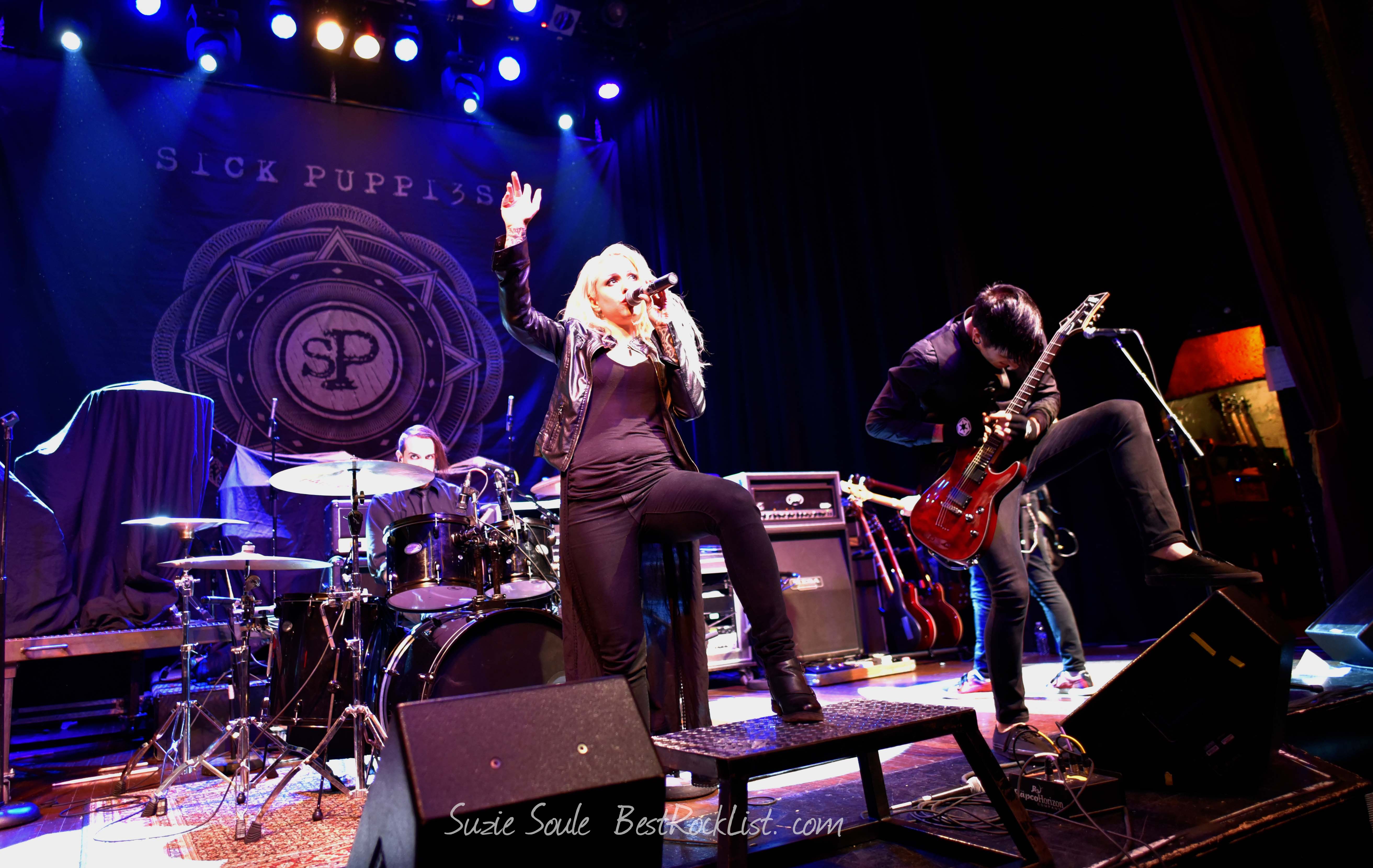 Stitched Up Heart Concert Photos - bestrocklist.com