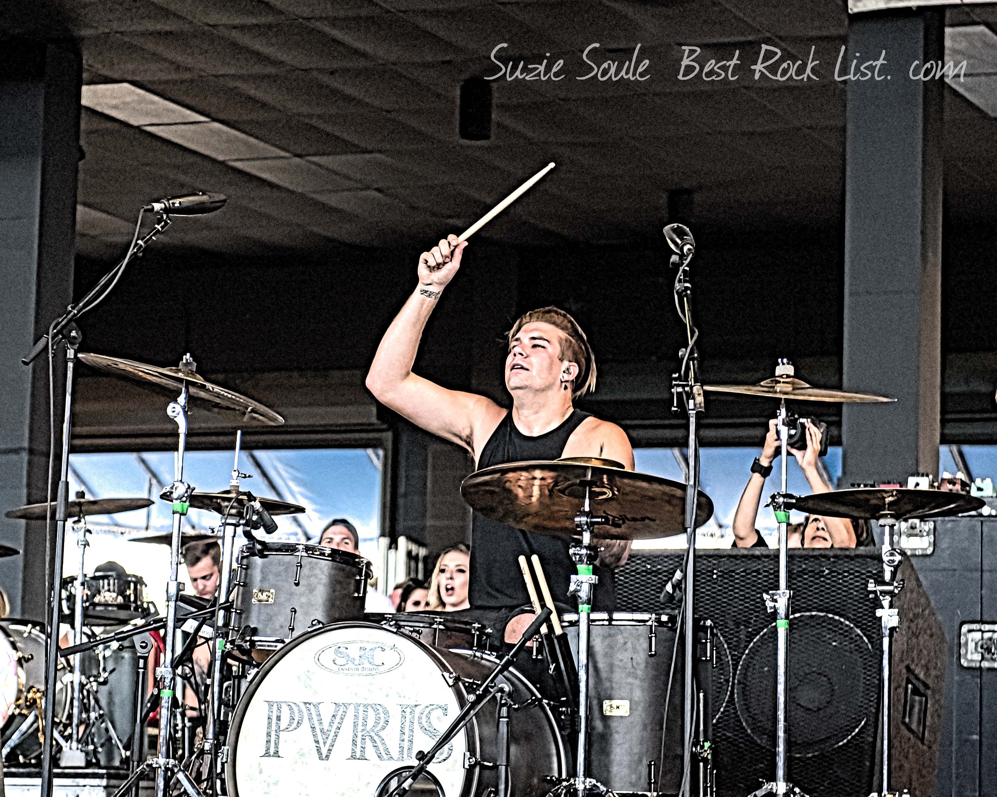 Pvris Photo Gallery - Warped Tour 2015 - bestrocklist.com